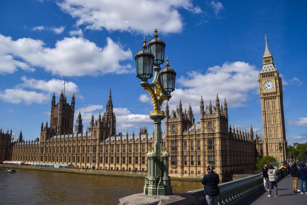 Torsten Bell shortens to replace Reeves as next Chancellor