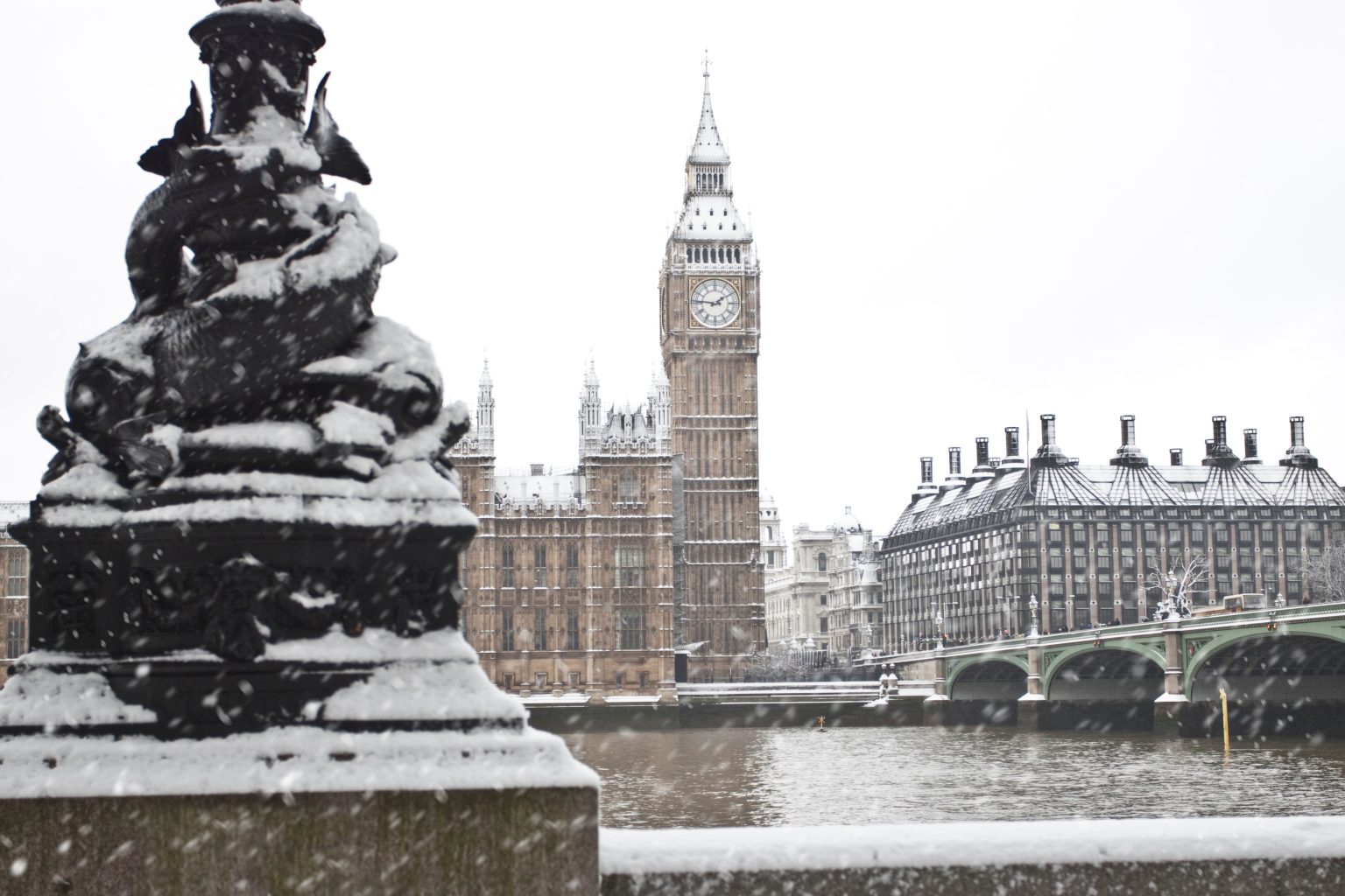 London Snow Odds: Snowfall To Hit The Capital This Month